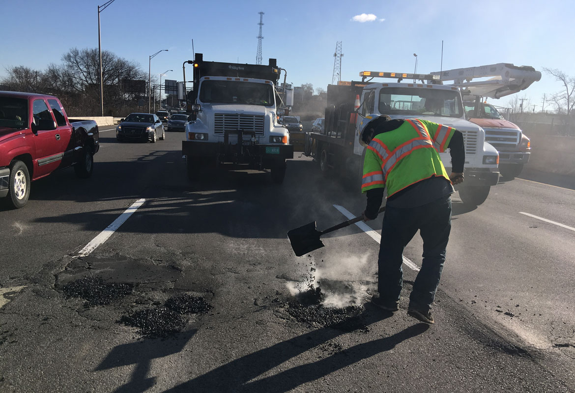 311 apps helping cities track pot holes, maintenance progress ...